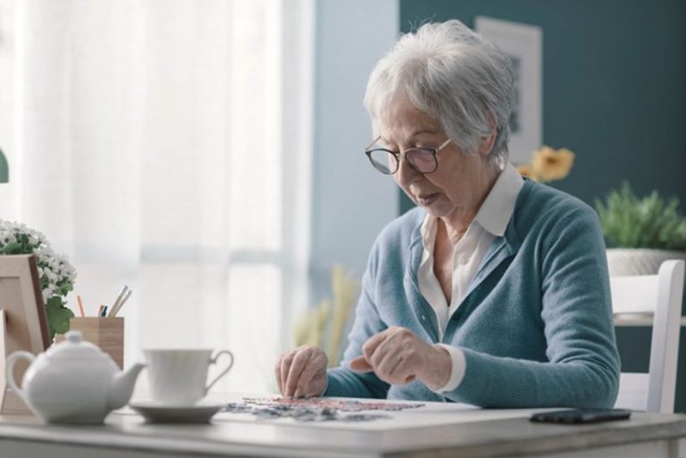 7 Cognitive Stimulation Activities and Tips For Seniors - SmithLife ...
